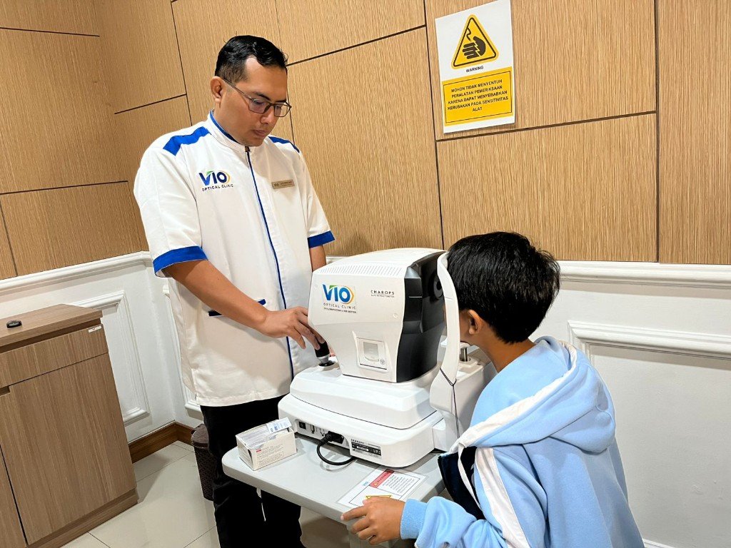 VIO Optical Clinic Perkenalkan Teknologi Prediksi Minus Anak Hingga 10 ...